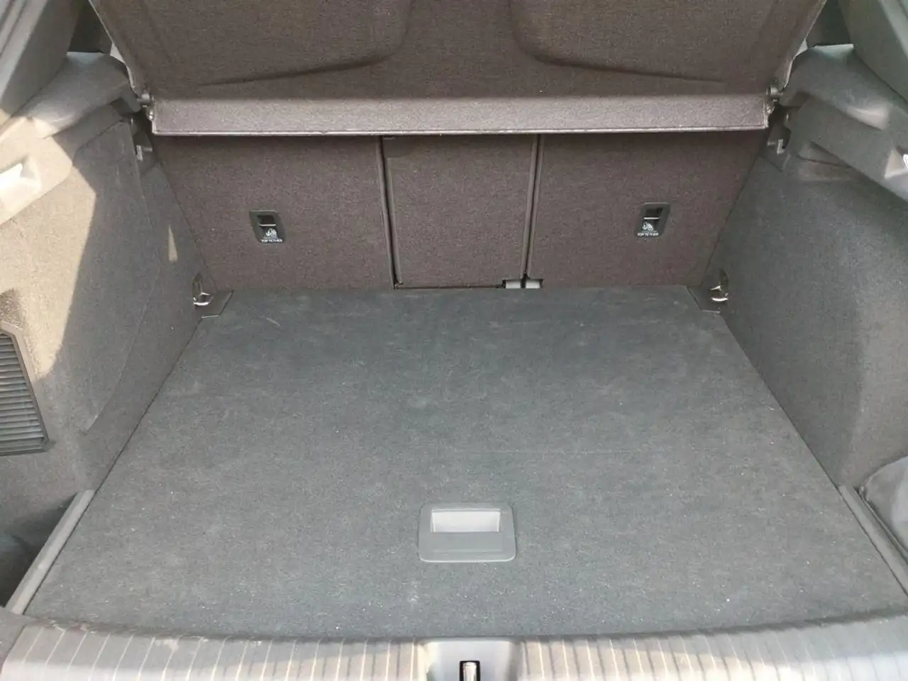 Renting CUPRA Terramar 1.5 TSI e-Hybrid VZ 200kW DSG Gris 1 1 | Drenting