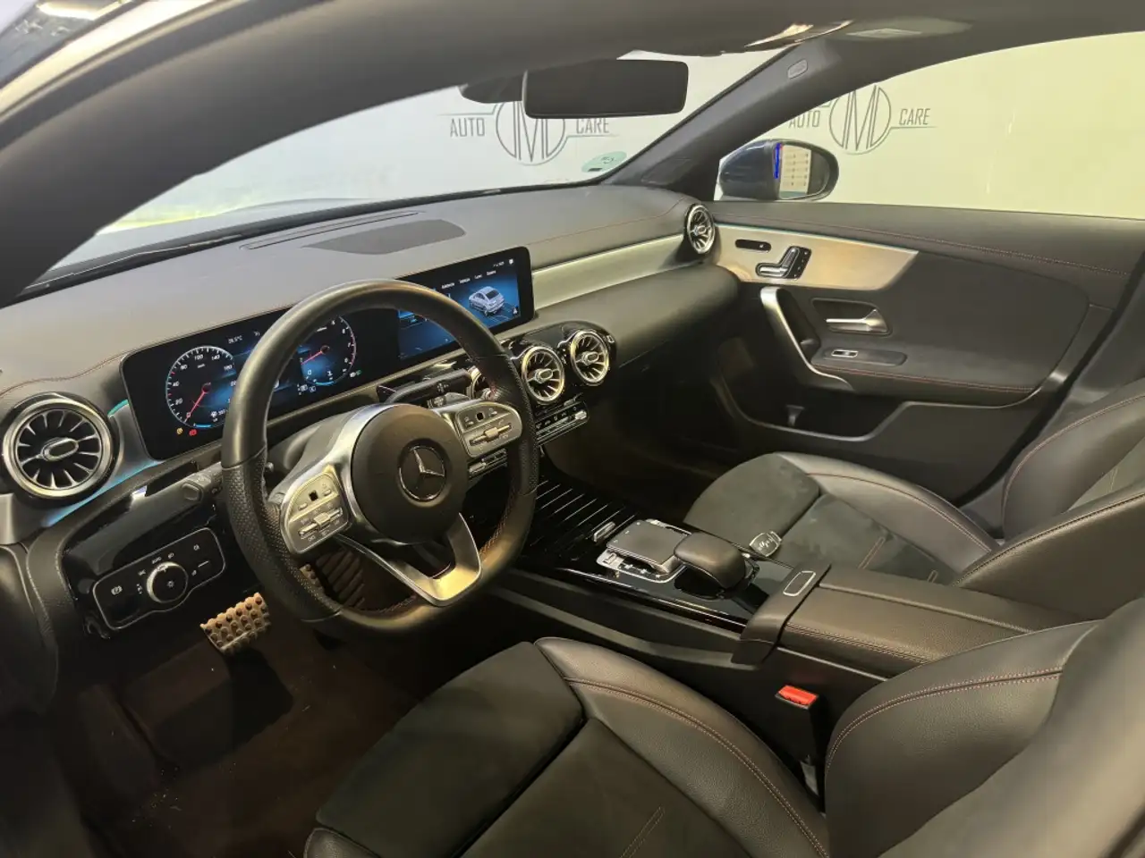 Renting Mercedes-Benz CLA 250 4Matic 7G-DCT Gris | Drenting