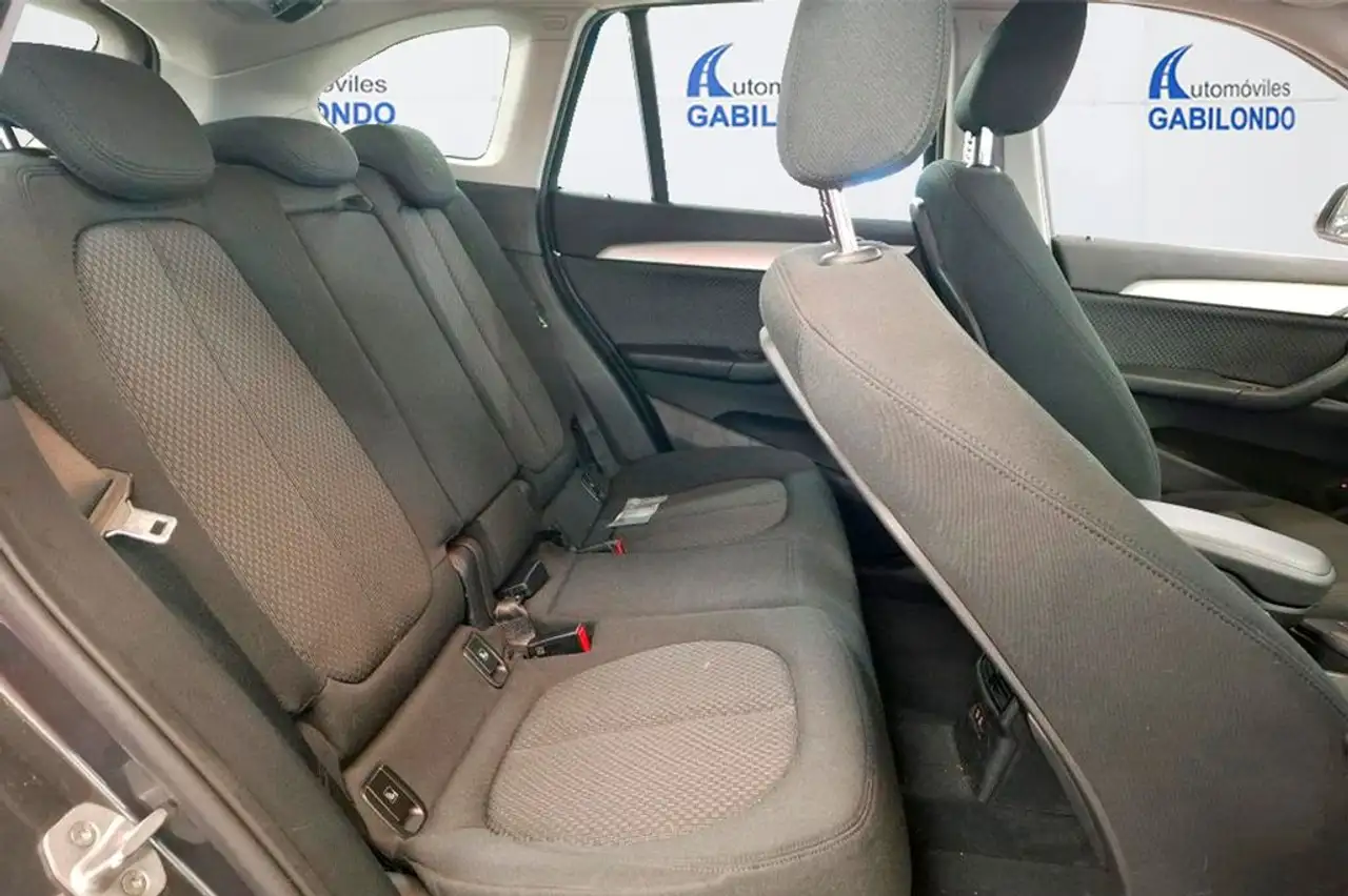 Renting BMW X1 xDrive25eA Gris 3 | Drenting