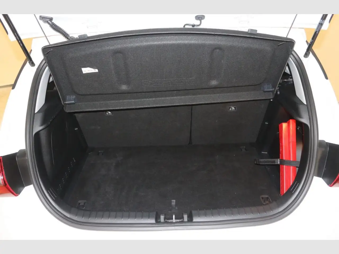 Renting Hyundai i20 1.0 TGDI Klass 48V DT 100 Blanco 1 | Drenting