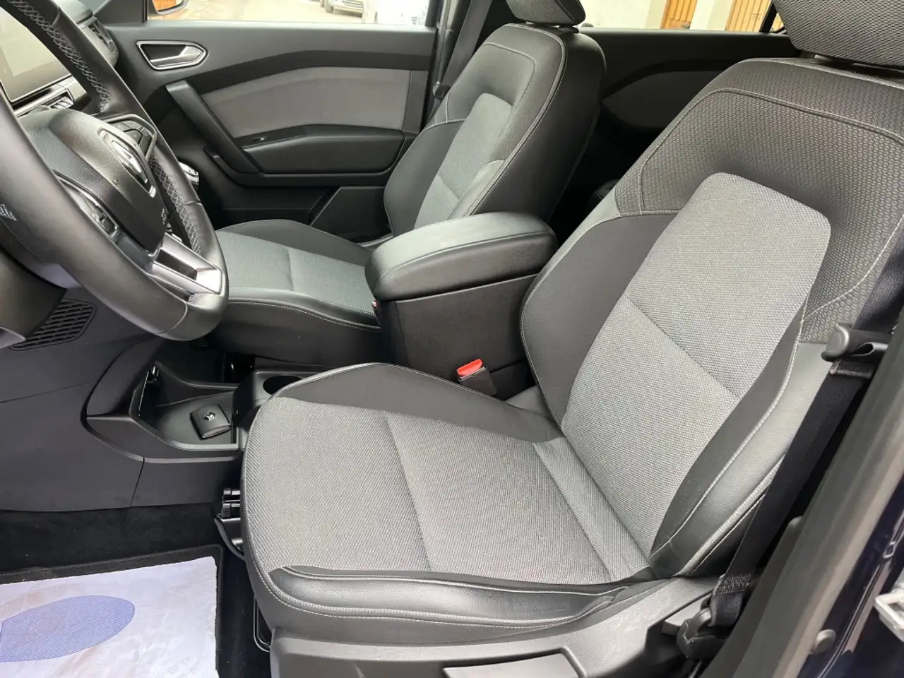 Renting Renault Kangoo Grand Combi 1.3 Tce Techno Azul | Drenting